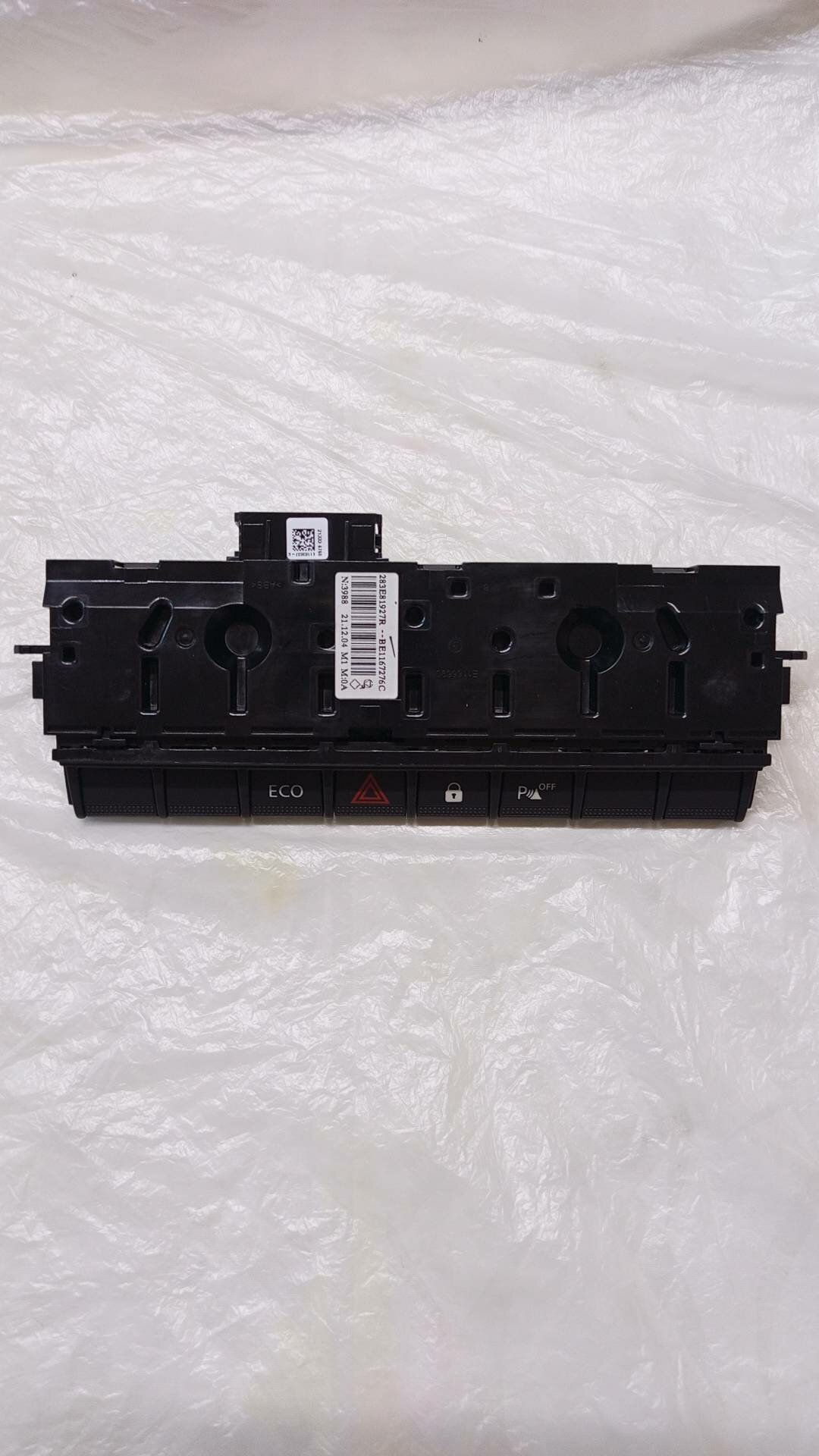 Панель управления дополнительными функциями салона 283E81927R Renault Duster, Arkana