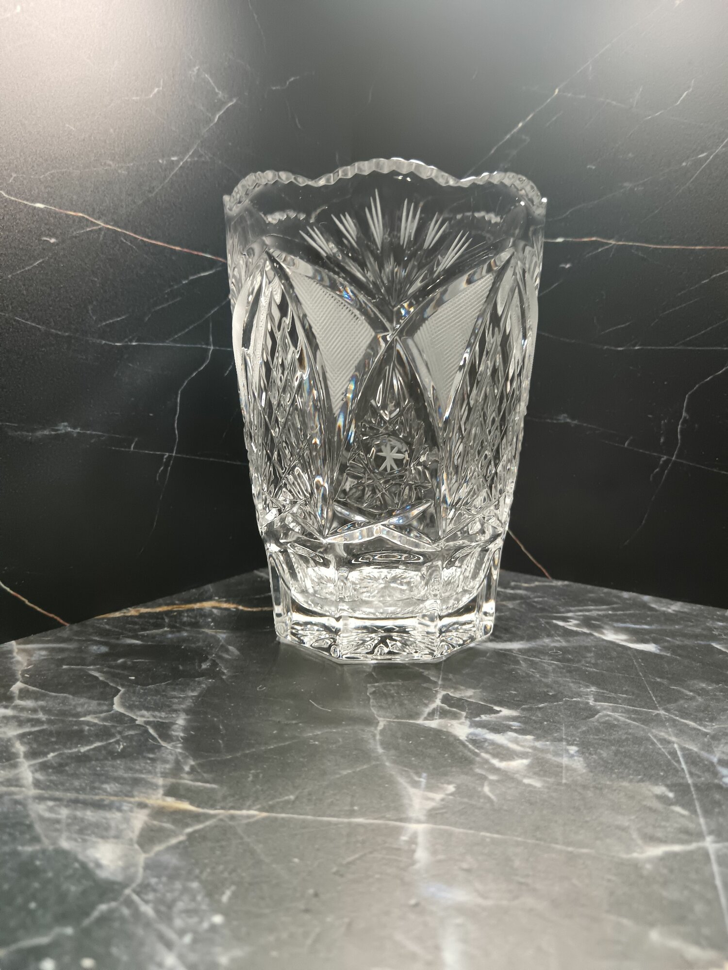 Хрустальная ваза для цветов, алмазная грань, Дятьковский завод, винтаж