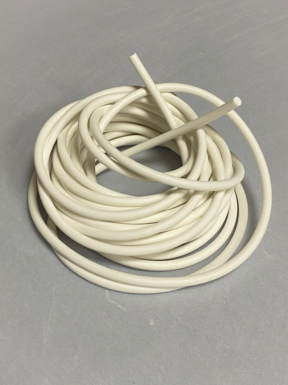 Силиконовый шнур круглый, диаметр 4 мм, длина 5 метров