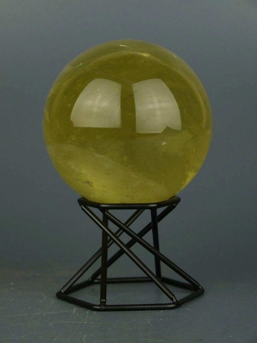 Шар из Цитрина диаметр 67 мм, вес 420 гр Бразилия на подставке