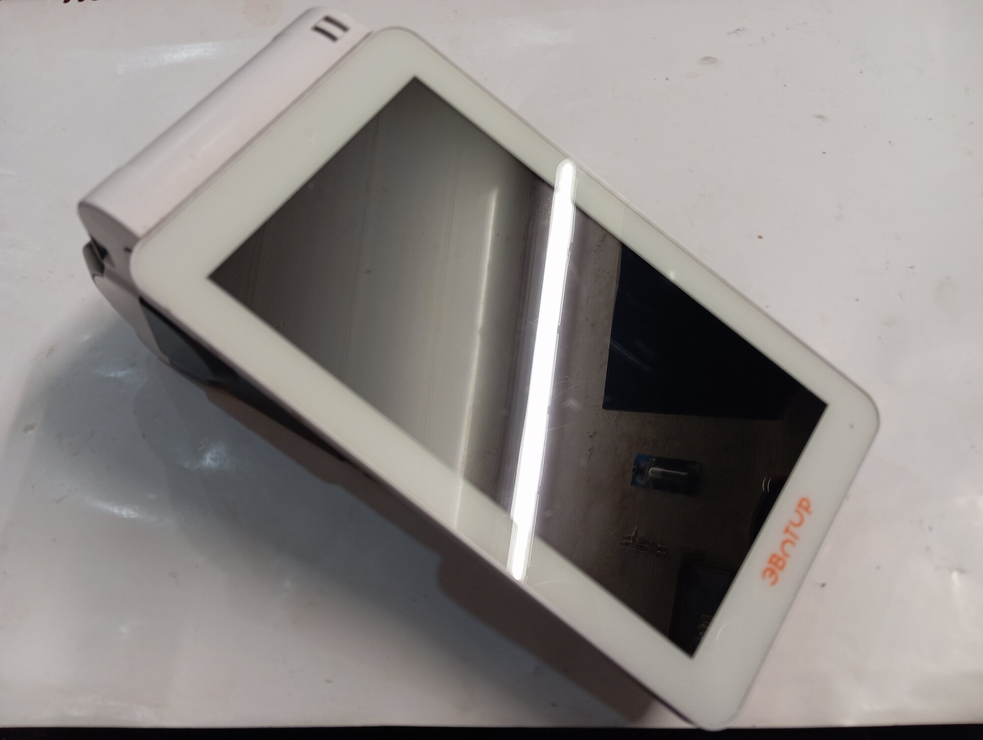 Кассовый аппарат +сканер. Эвотор. СТ2ф от03.20.2017г. С учета снят.