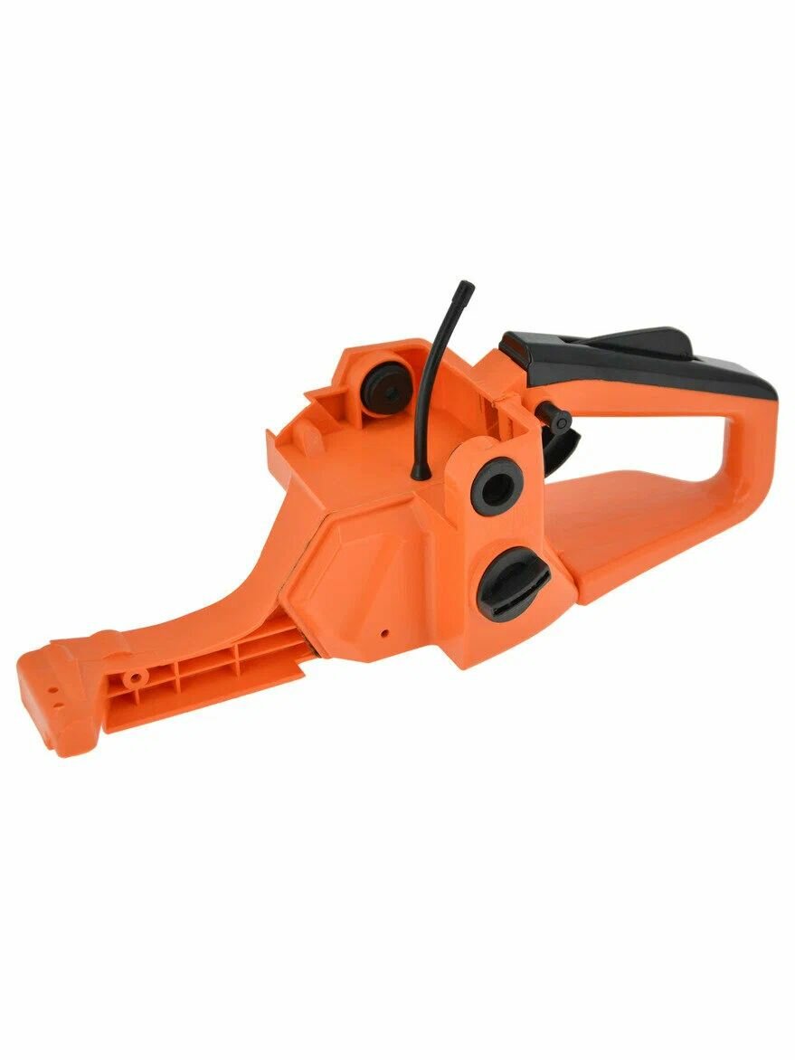 Задняя рукоятка (корпус топливного бака) бензопилы