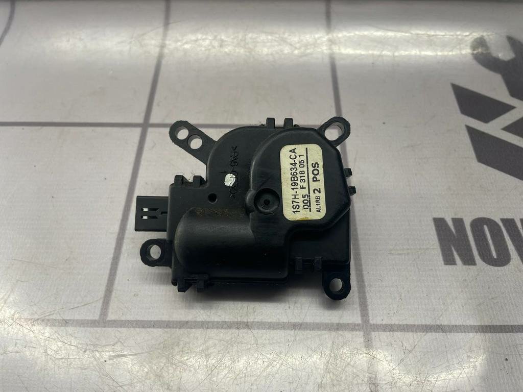 Моторчик заслонки отопителя Ford Focus 2 05-08