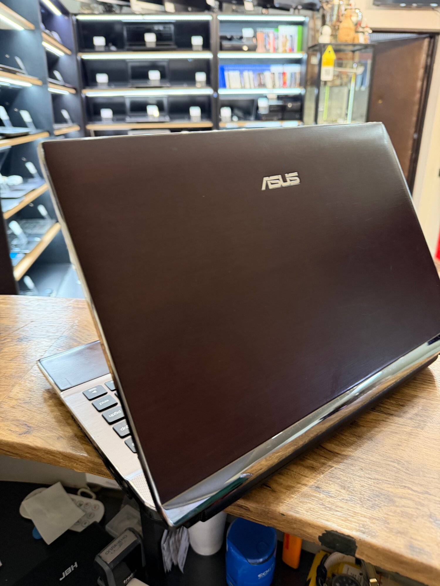 Лимитированный ноутбук Asus U33j Core i5-m460/6/500/1gb/13.3”