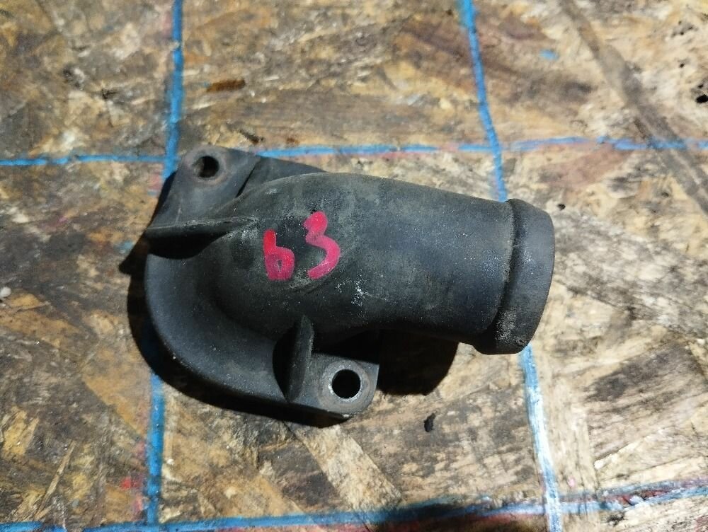 Крышка термостата VW Passat B3 Б/У с пробегом