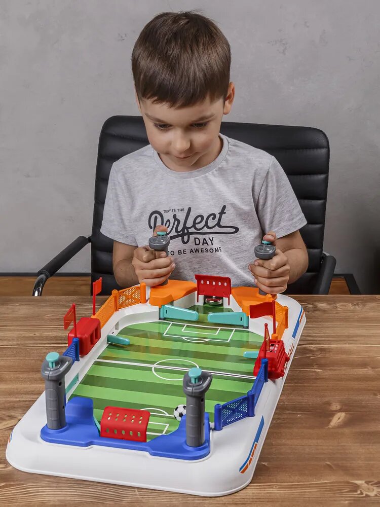 Настольный футбол / Развивающие настольные игры для детей / BAZUMI