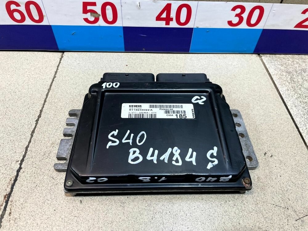 Блок управления двигателем Volvo S40 30644185