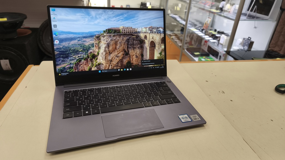 Ноутбук Huawei MateBook D14 8+256GB (NbB-WAI9) (1920x1080, Intel Core i3-10110U,8 ГБ, SSD 256 ГБ), б/у, уценка