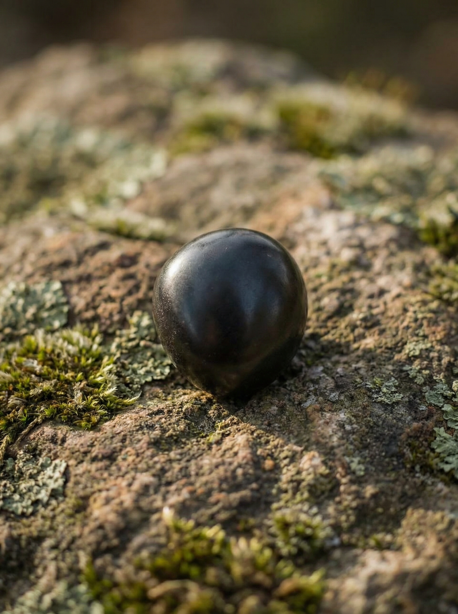 Гематит Натуральный камень, галтовка, цвет серебристый, 2,5-3 см, 1 штука