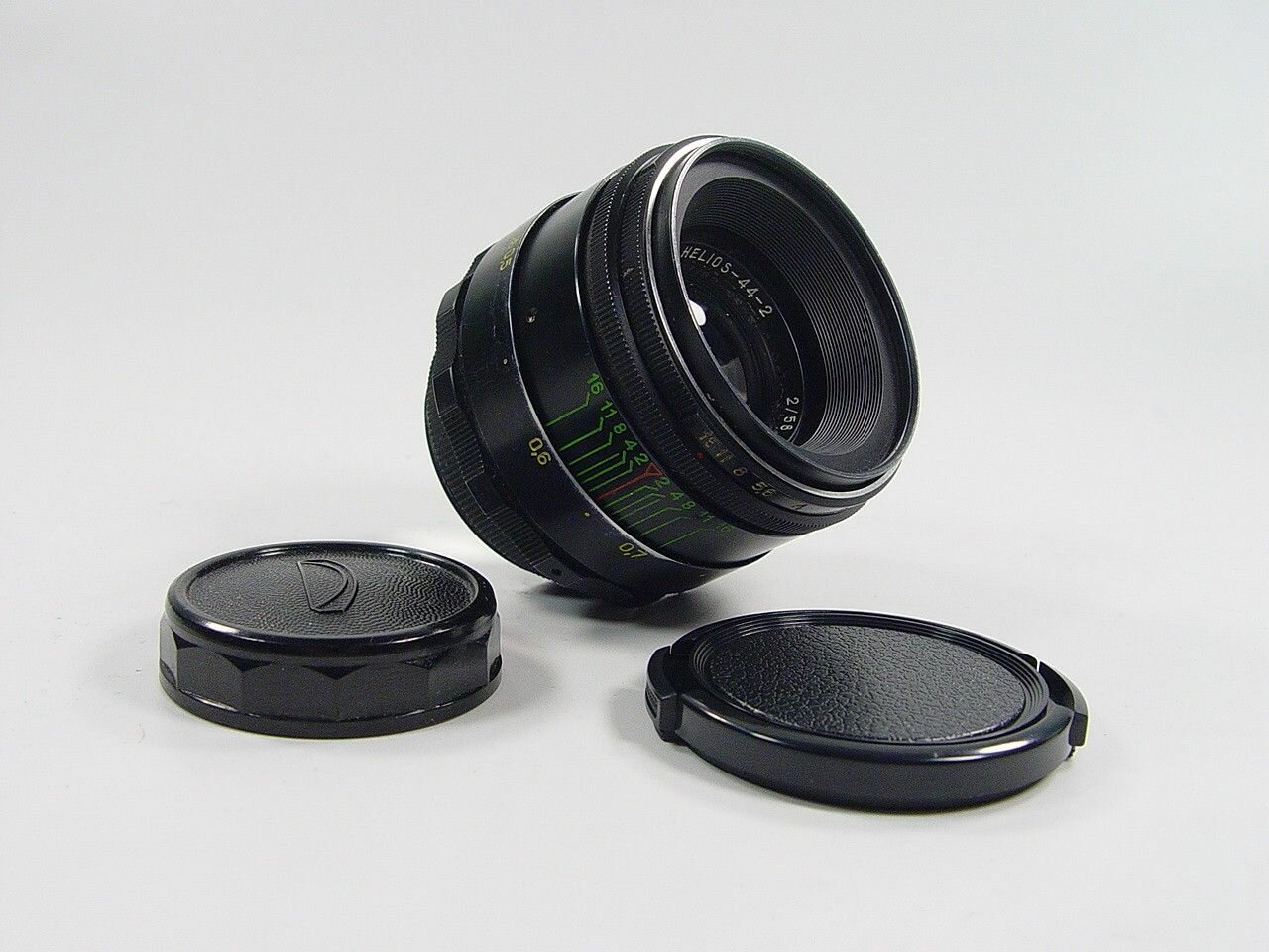 Объектив с крученым боке. Гелиос 44-2 f/2 58мм Резьба М42. Хорошие стекла.