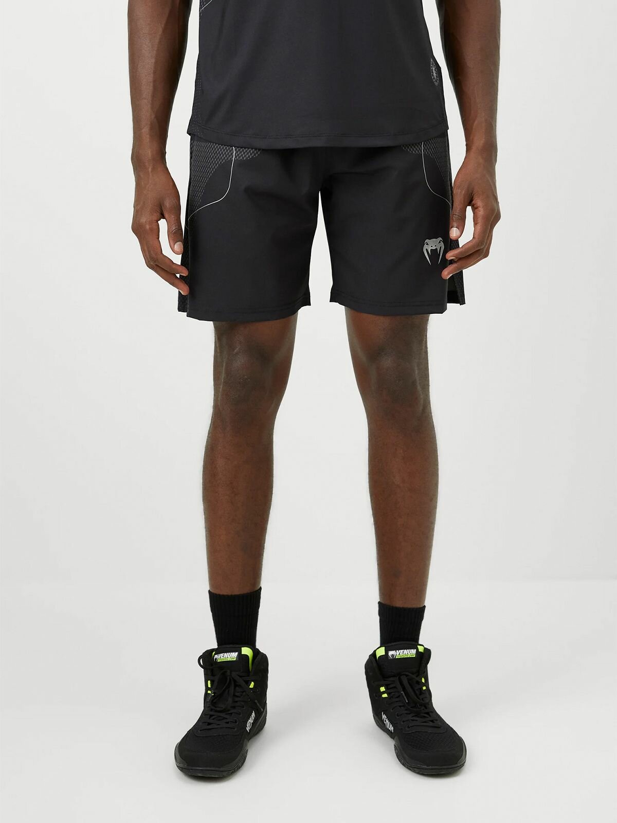 Шорты спортивные