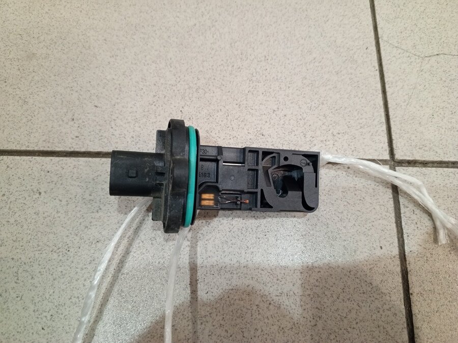 Датчик массового расхода воздуха от Chevrolet Cobalt 2012-2015