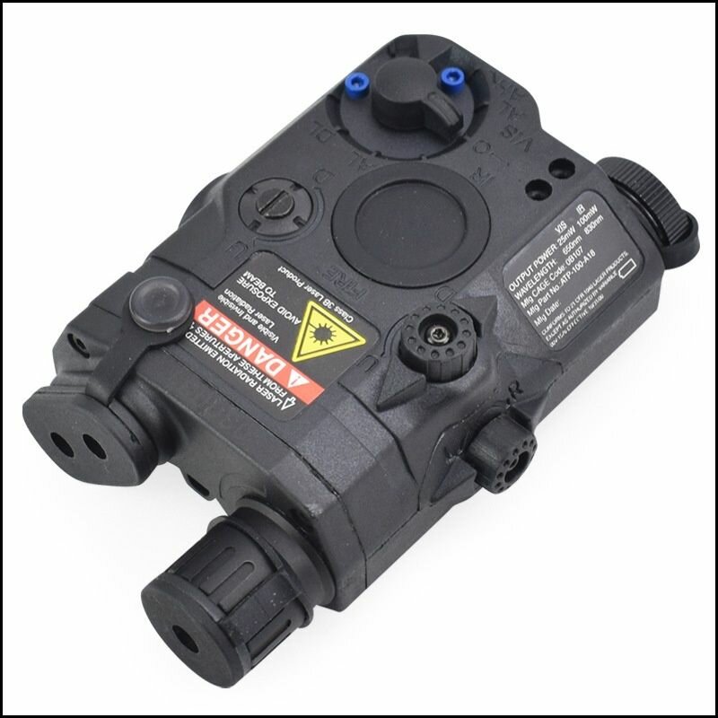 Эксклюзивный тактический фонарь PEQ15 с лазерным целеуказателем и ИК линзой в батарейном корпусе