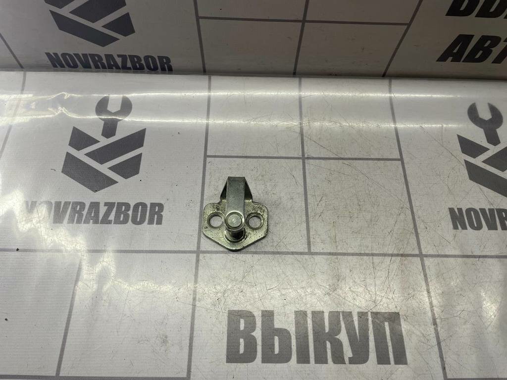 Ответная часть замка двери Ford Fiesta 2001-2007