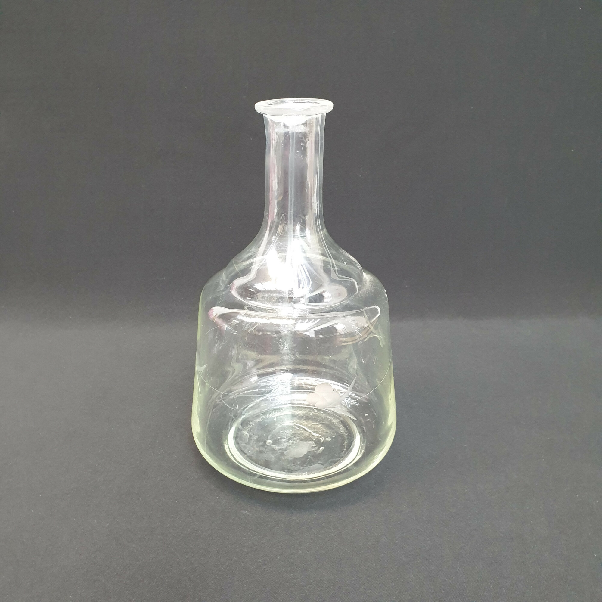 Винтажный штоф графин без пробки, стекло резка 2.5 л, СССР