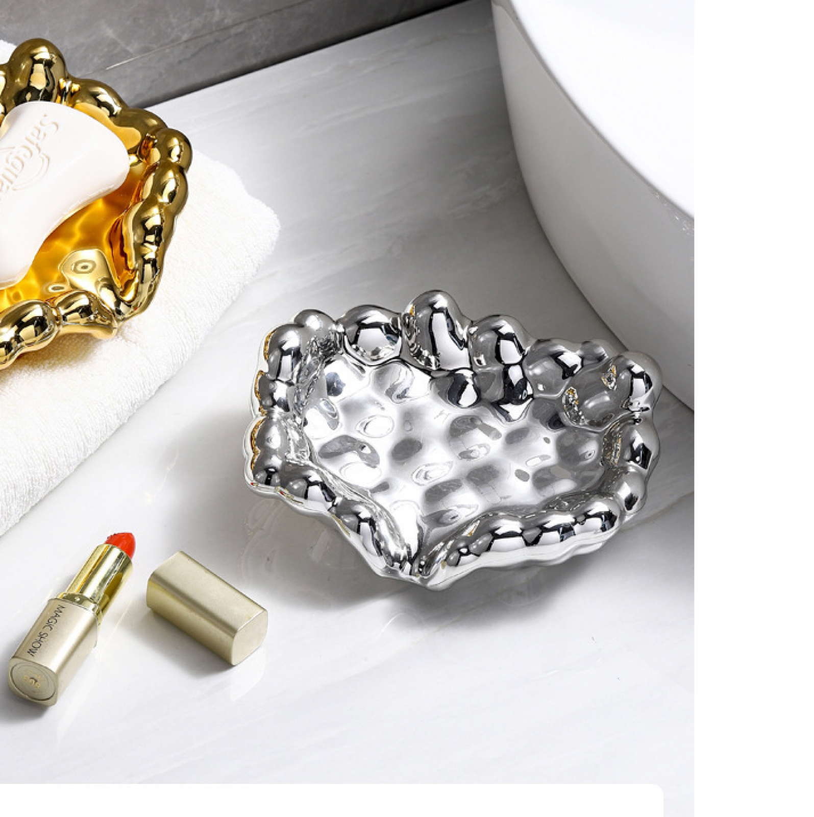 Мыльница-держатель MyPads со сливом и противоскользящими ножками, серебристая, для ванной и кухни