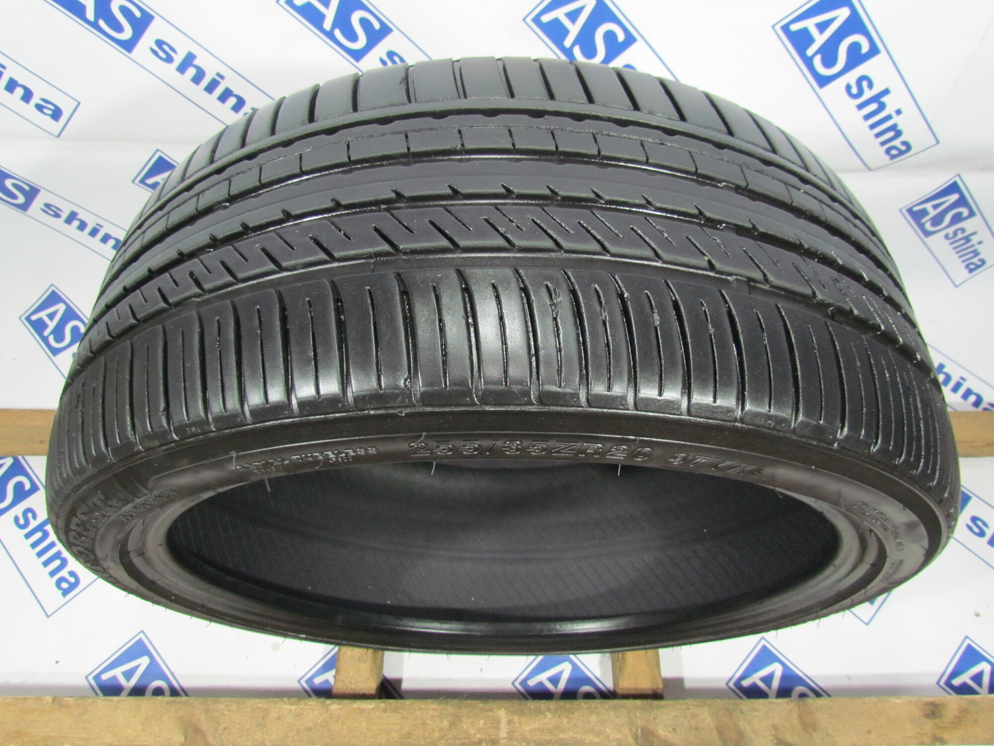 Kinforest KF550 255 35 R20 летние БУ шины 10-20% износ , артикул 0028816