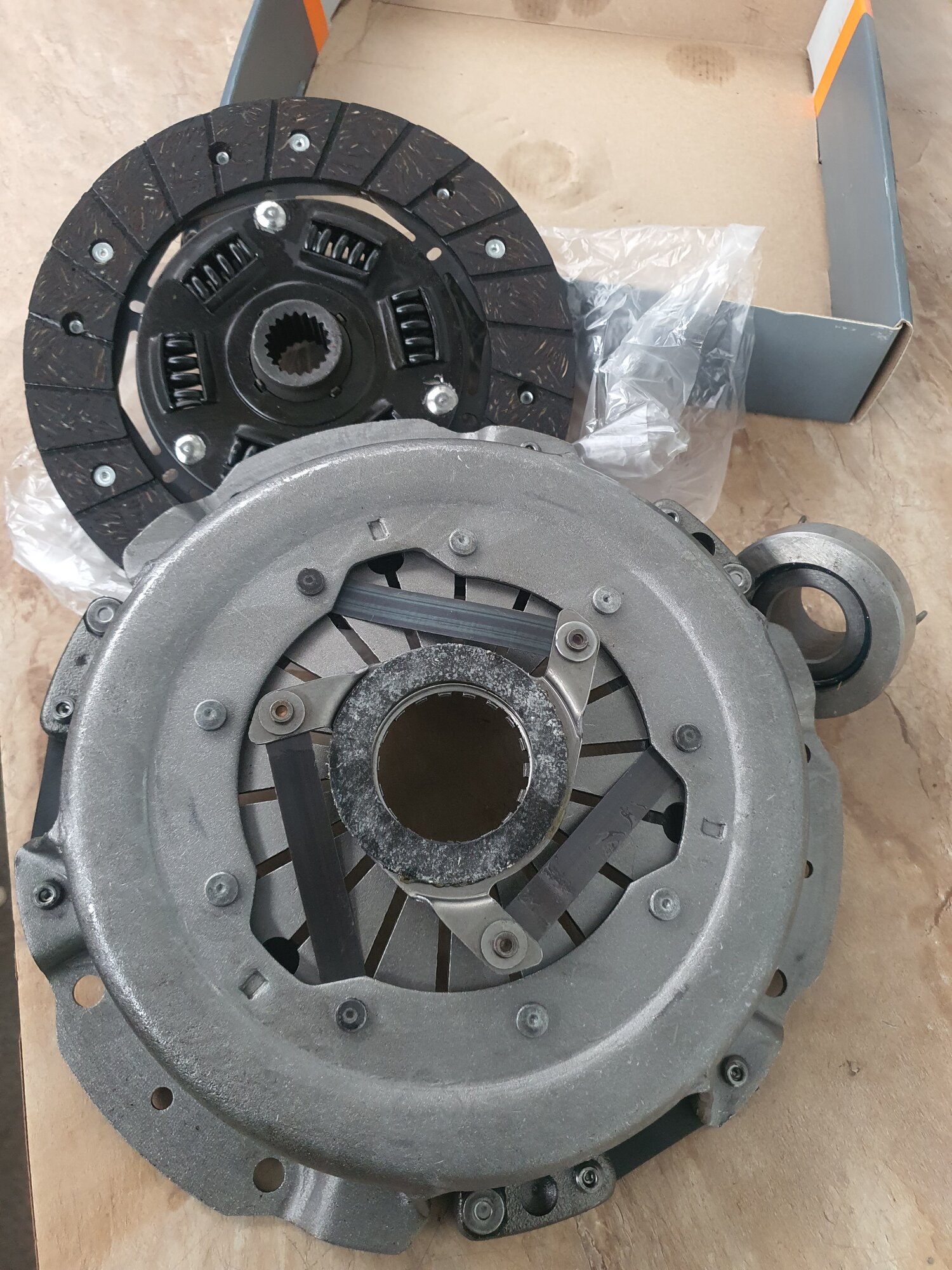 Комплект Сцепления Усиленного Ваз Классика 2101-2107 с Нивы 2121 . Корзина Диск Выжимной.