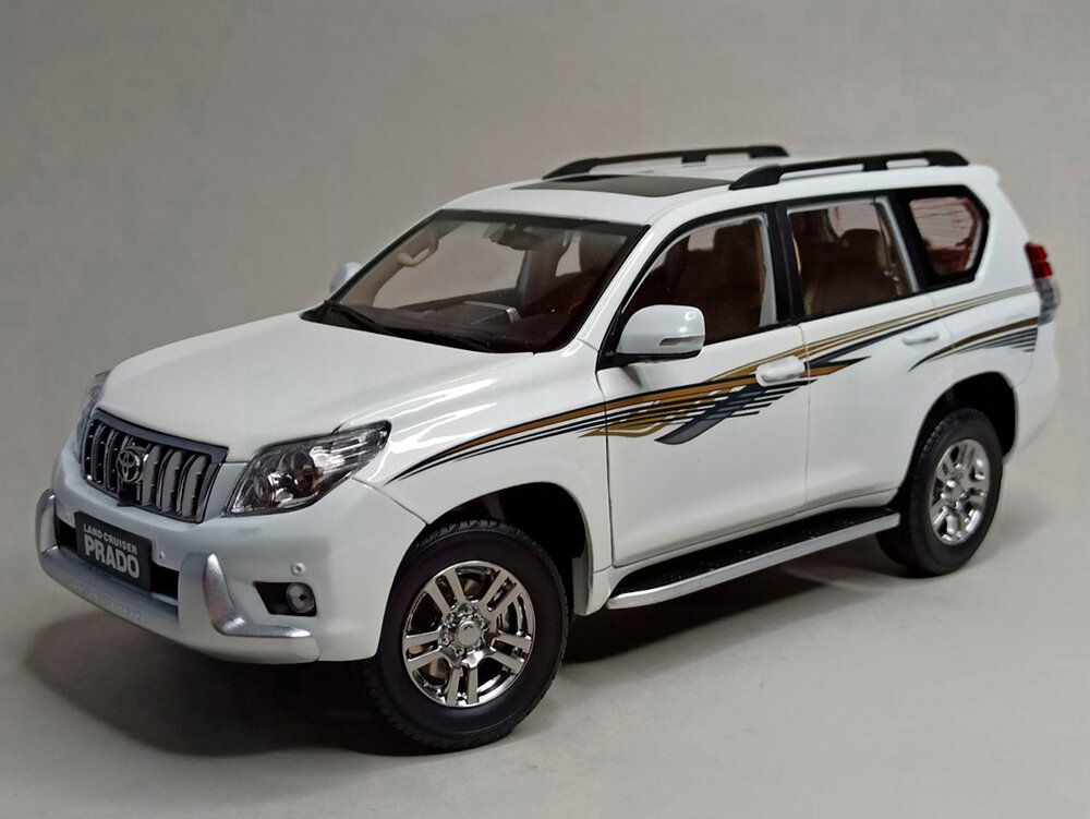 Модель коллекционная PAUDI Toyota land cruiser prado дилерский 1:18