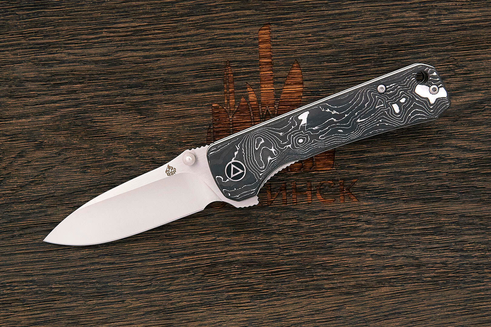 Нож складной QSP Hawk, клинок 82мм, сталь CPM S35VN, рукоять карбон