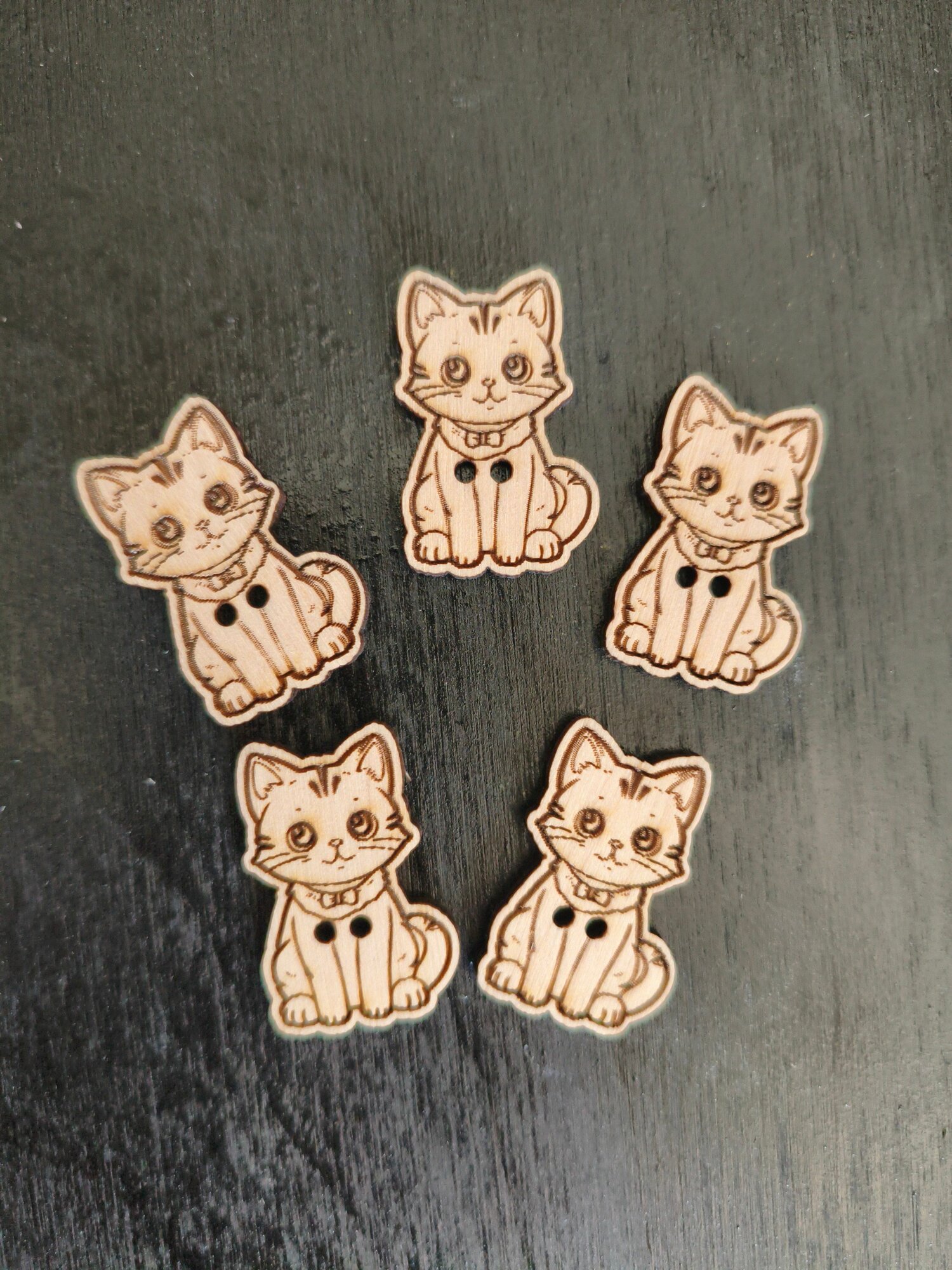 Пуговицы деревянные декоративные 10шт Котики