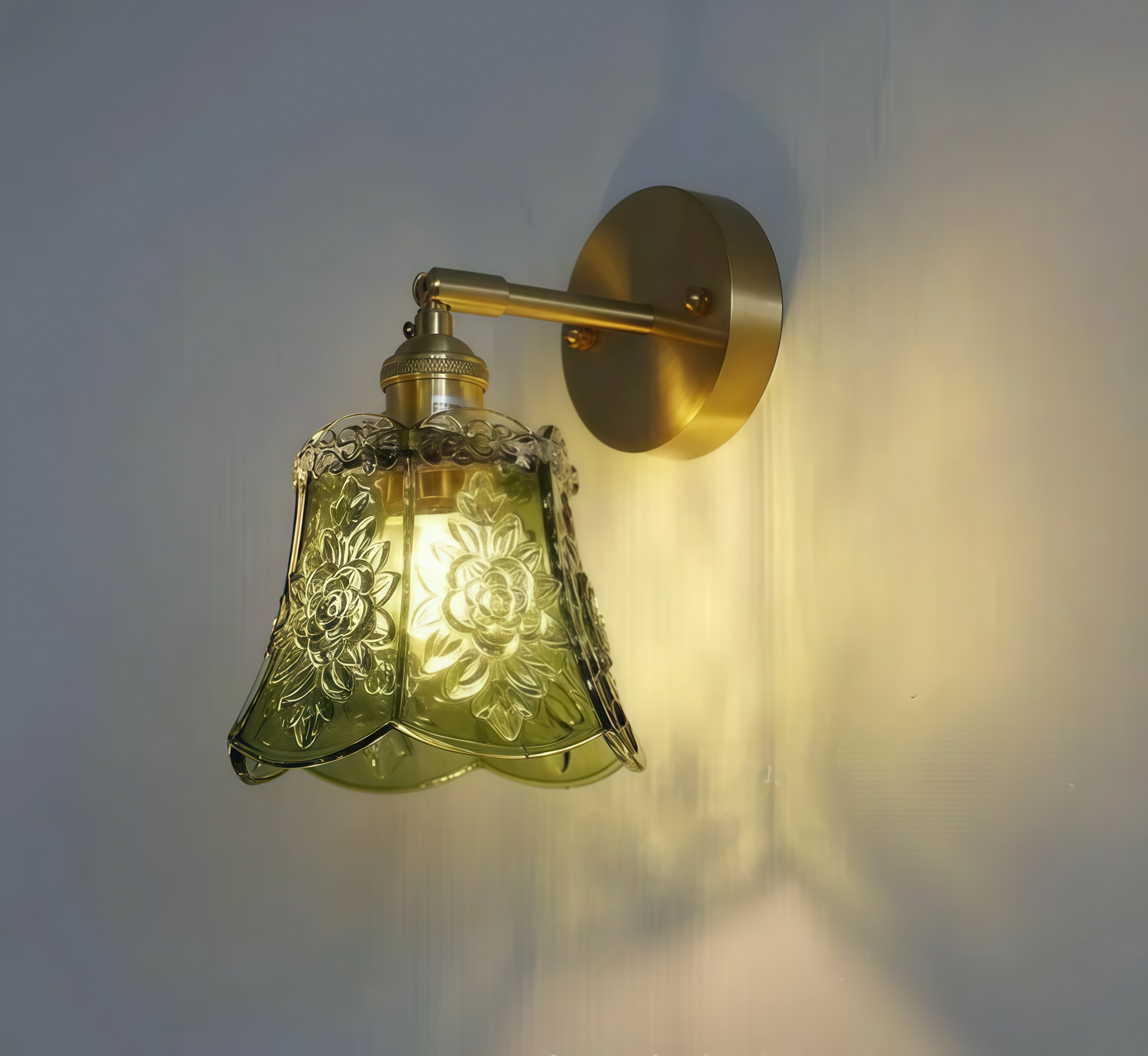 Бра, латунь, стекло, теплый свет, абажур из выдувного стекла