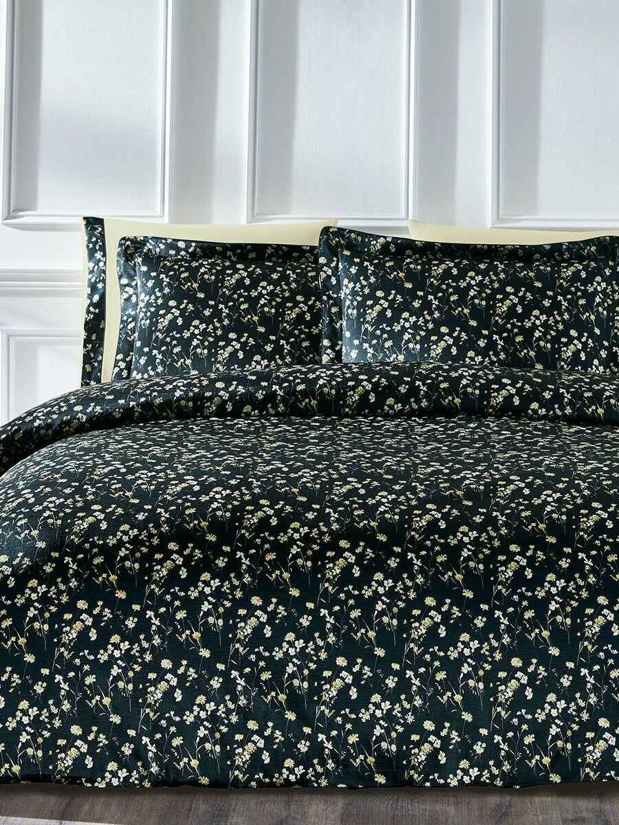 Постельное белье Tivolyo Home VALENTINE черный жатый шелк евро