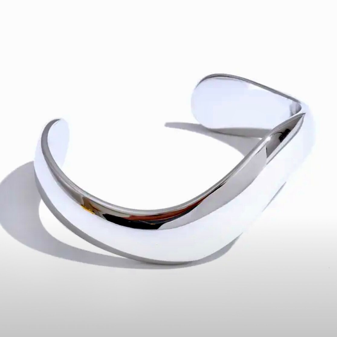 Жесткий браслет