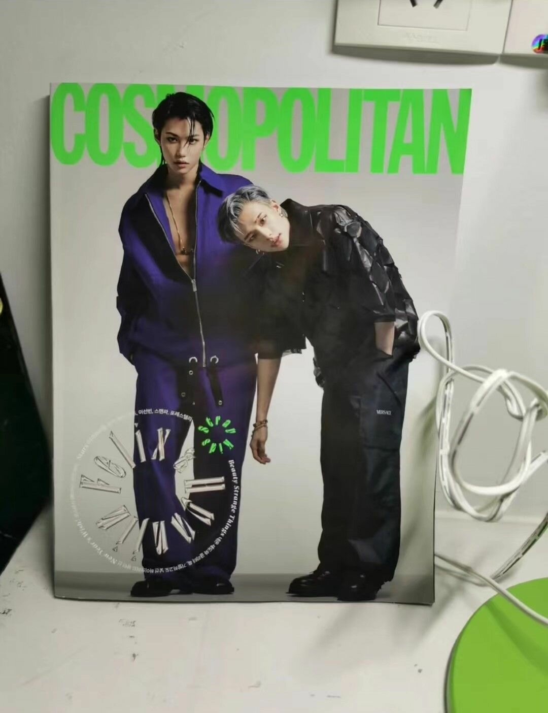 Журнал COSMOPOLITAN 2023.01 Stray Kids : HYUNJIN FELIX Почтовая карточка включает