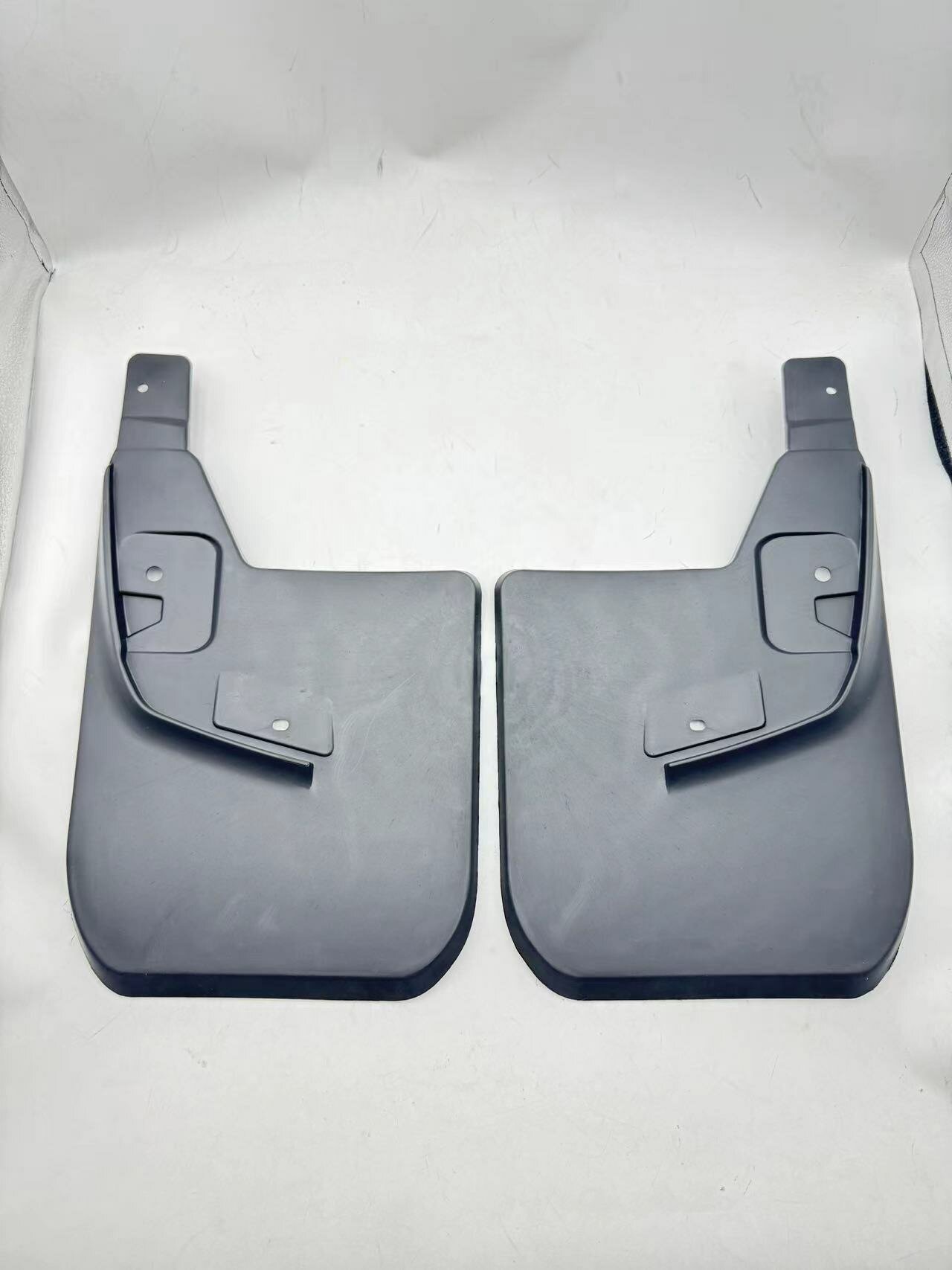 Брызговик Chase "Interstellar L", для пикапа SAIC Maxus, оригинальный