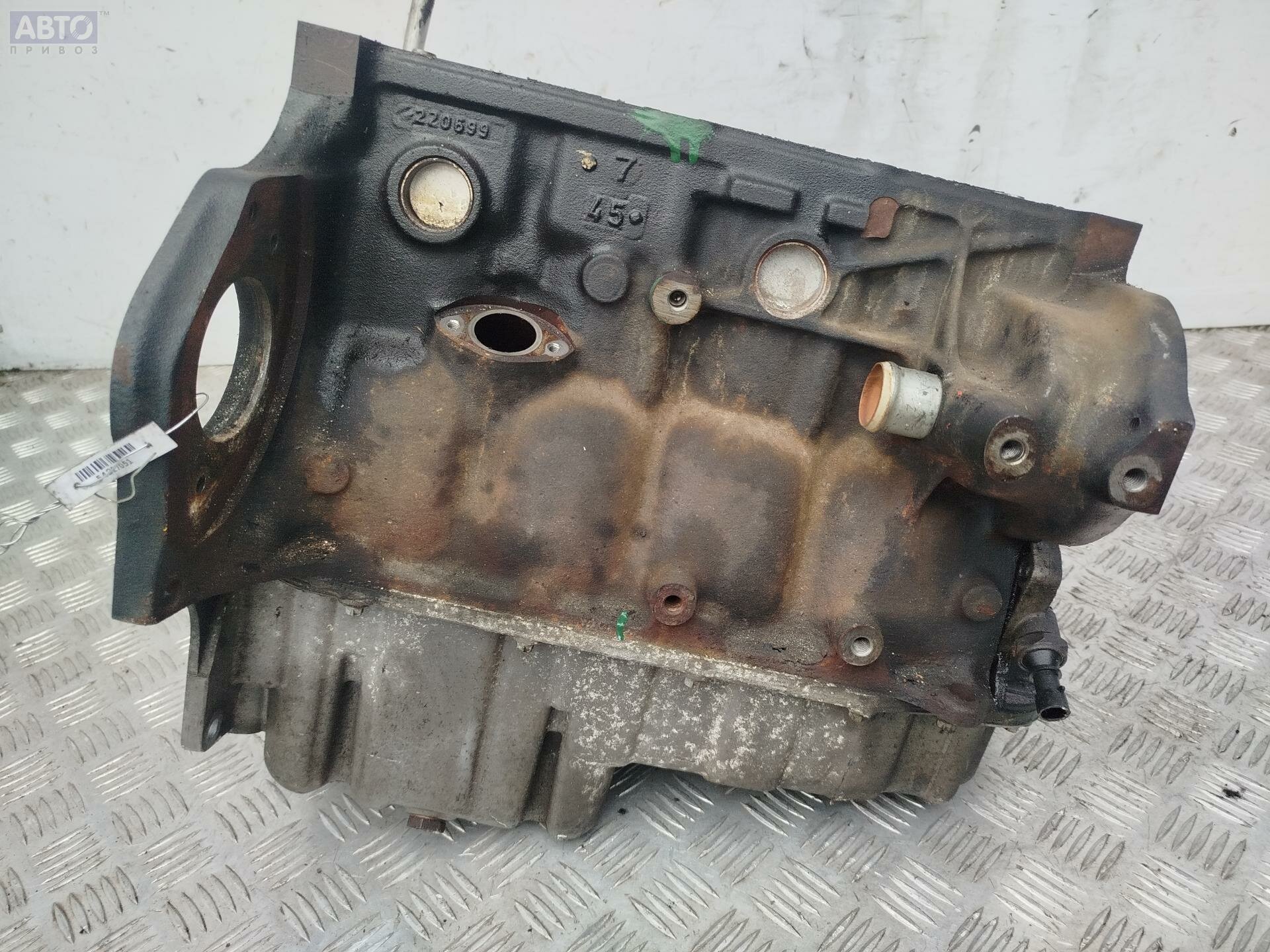 Блок цилиндров двигателя (картер) Opel Astra G (1998-2004)