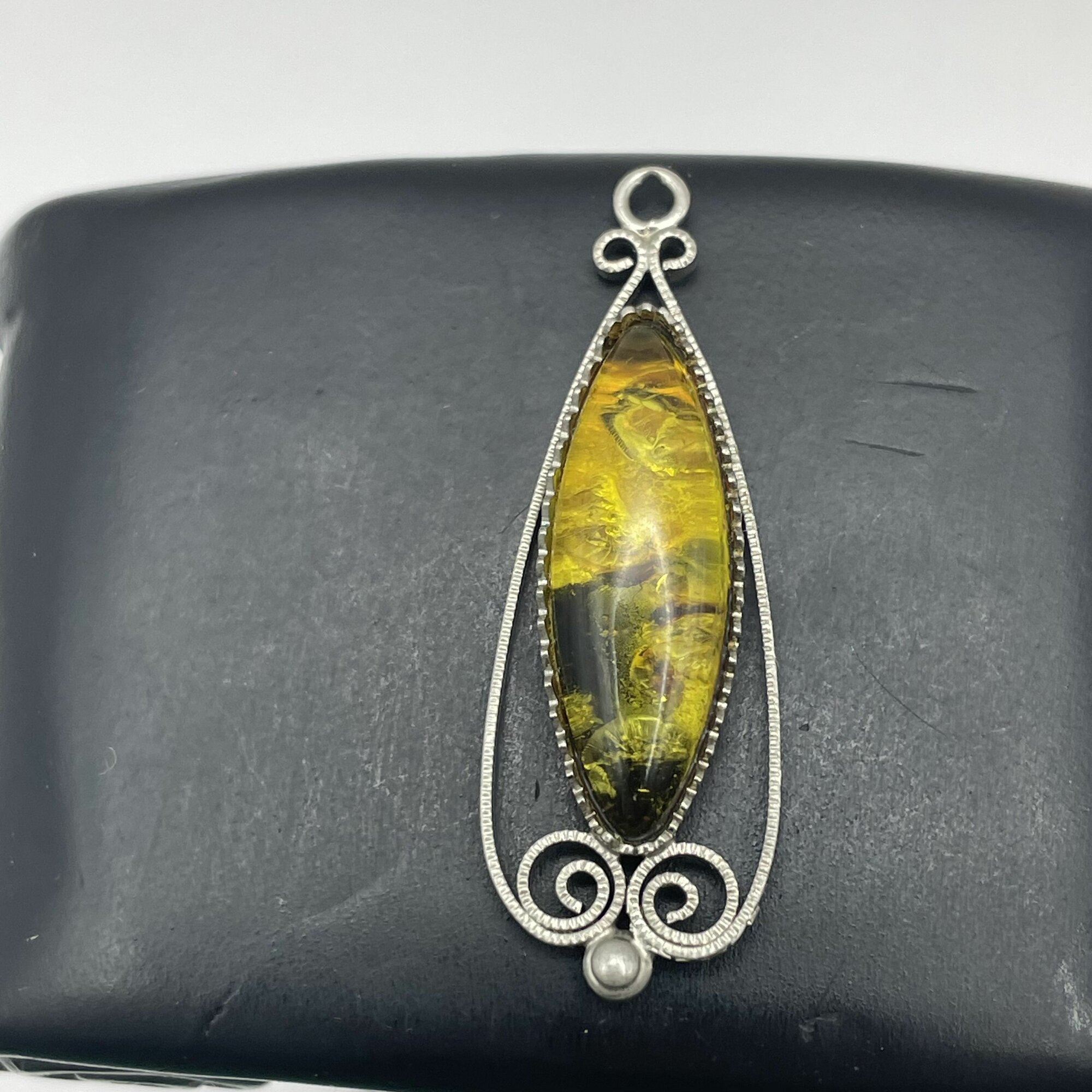 Советский винтажный кулон подвеска, имитация янтаря, сделано в СССР