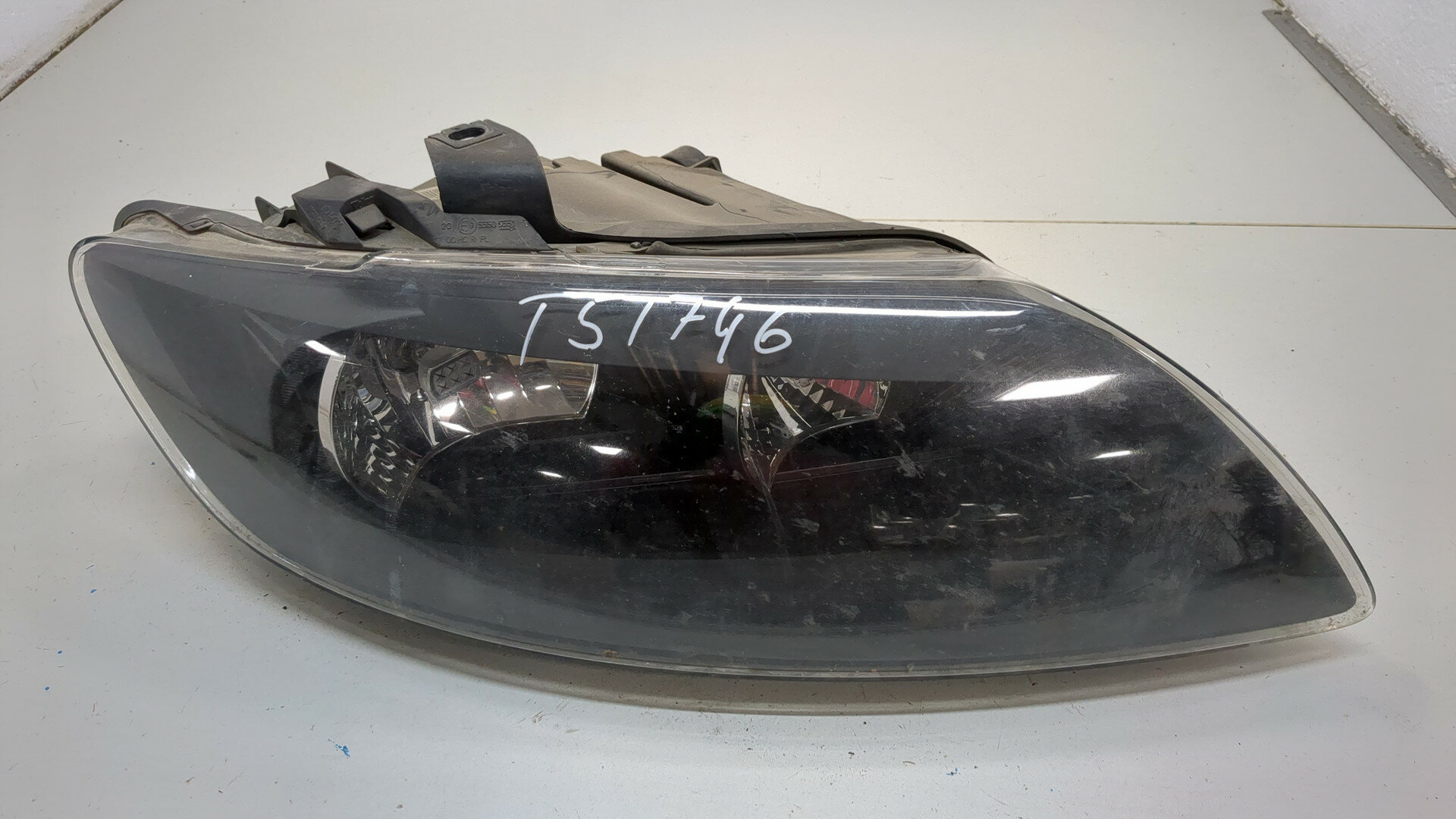 Фара (передняя) правая Audi Q7 Б/У