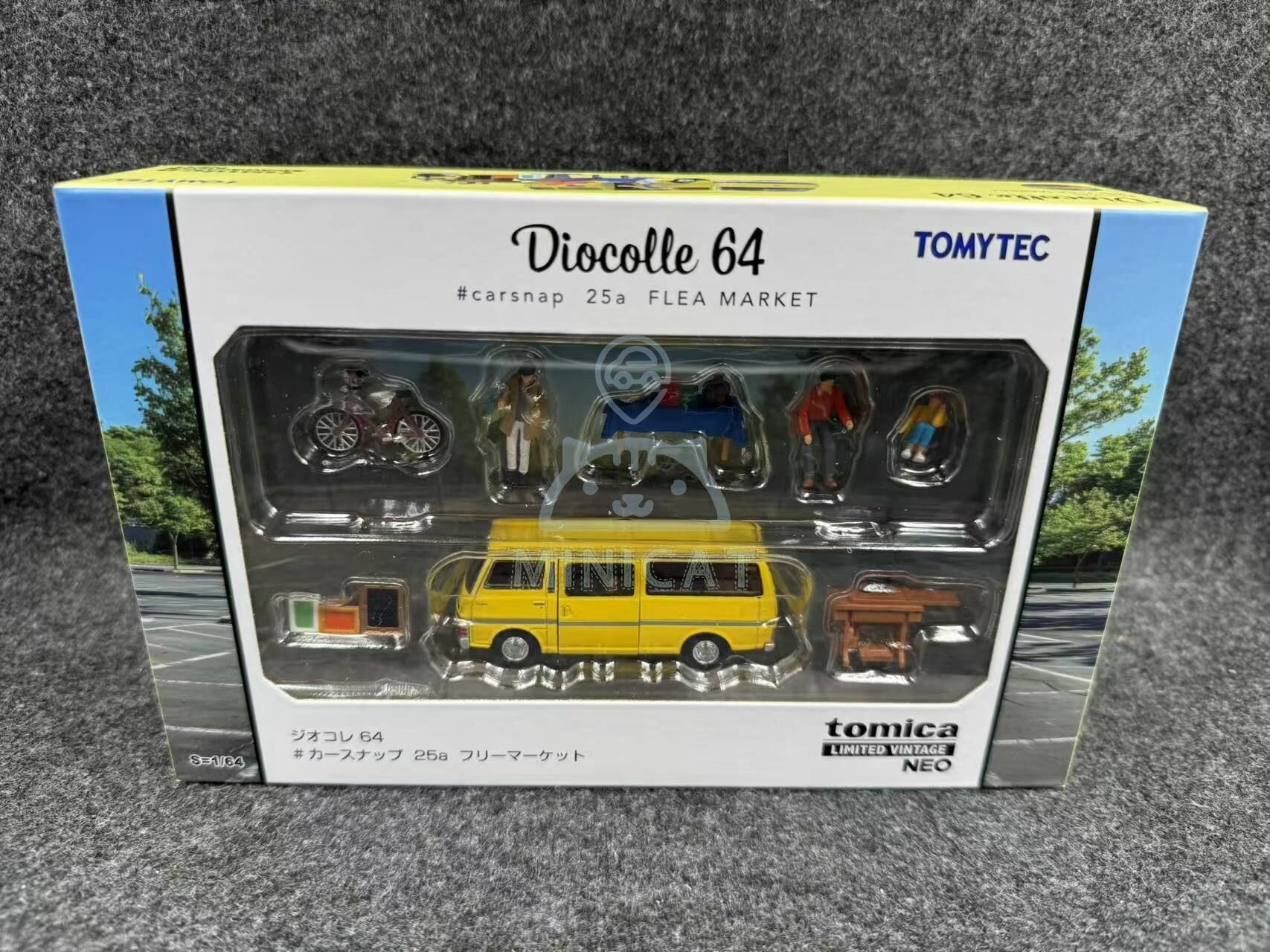 Машинка TOMYTEC TLV 1/64 Tomytec TLV Car Snap 25a Nissan homy Yellow Flea Barn scene Die-cast Alloy Car Model Collection Gifts