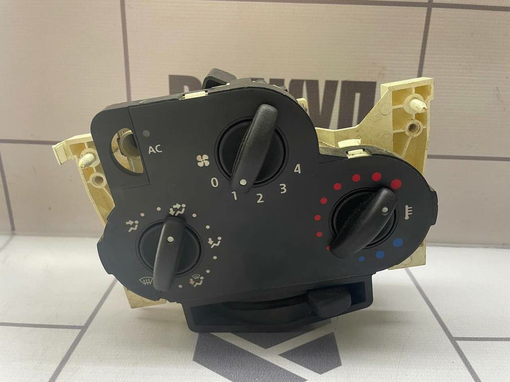 Блок управления печкой Renault Logan 2005-2014