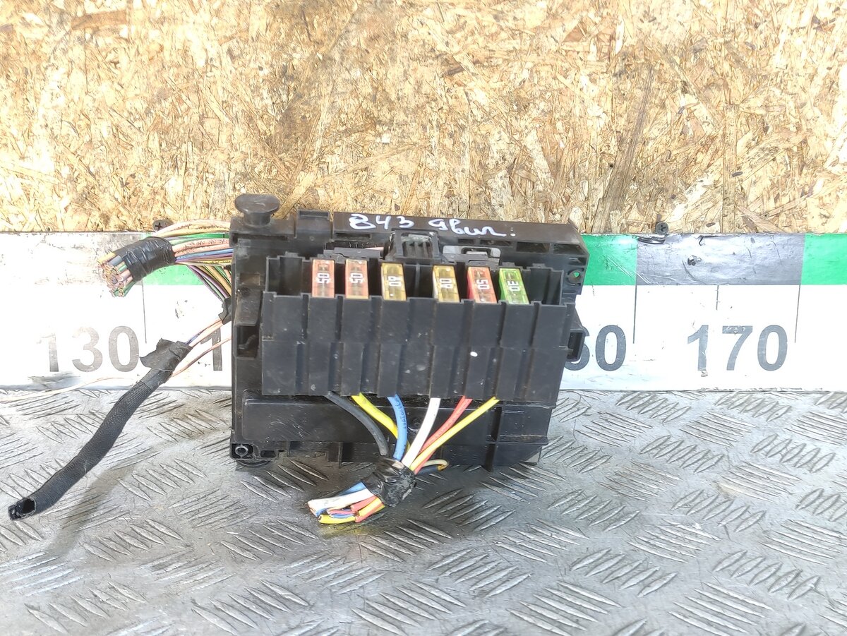 Блок предохранителей моторный PEUGEOT 308 2007 2015 9666700380