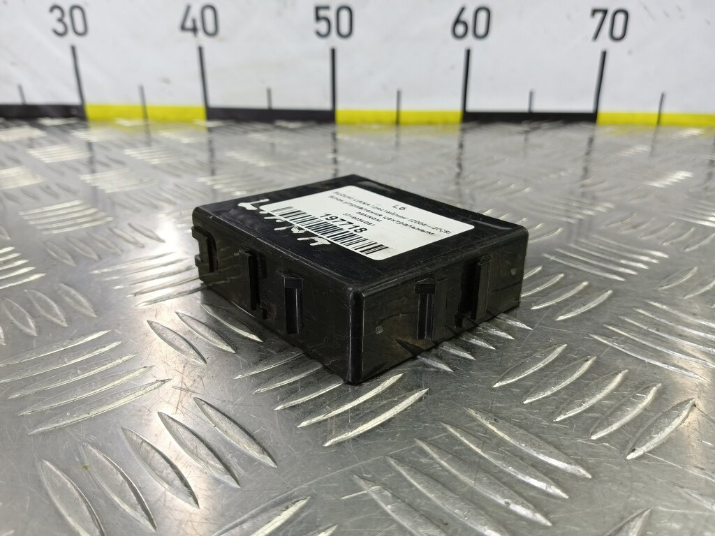 Блок управления центральным замком Б/У для SUZUKI LIANA I рестайлинг (2004—2008) 3719054G81