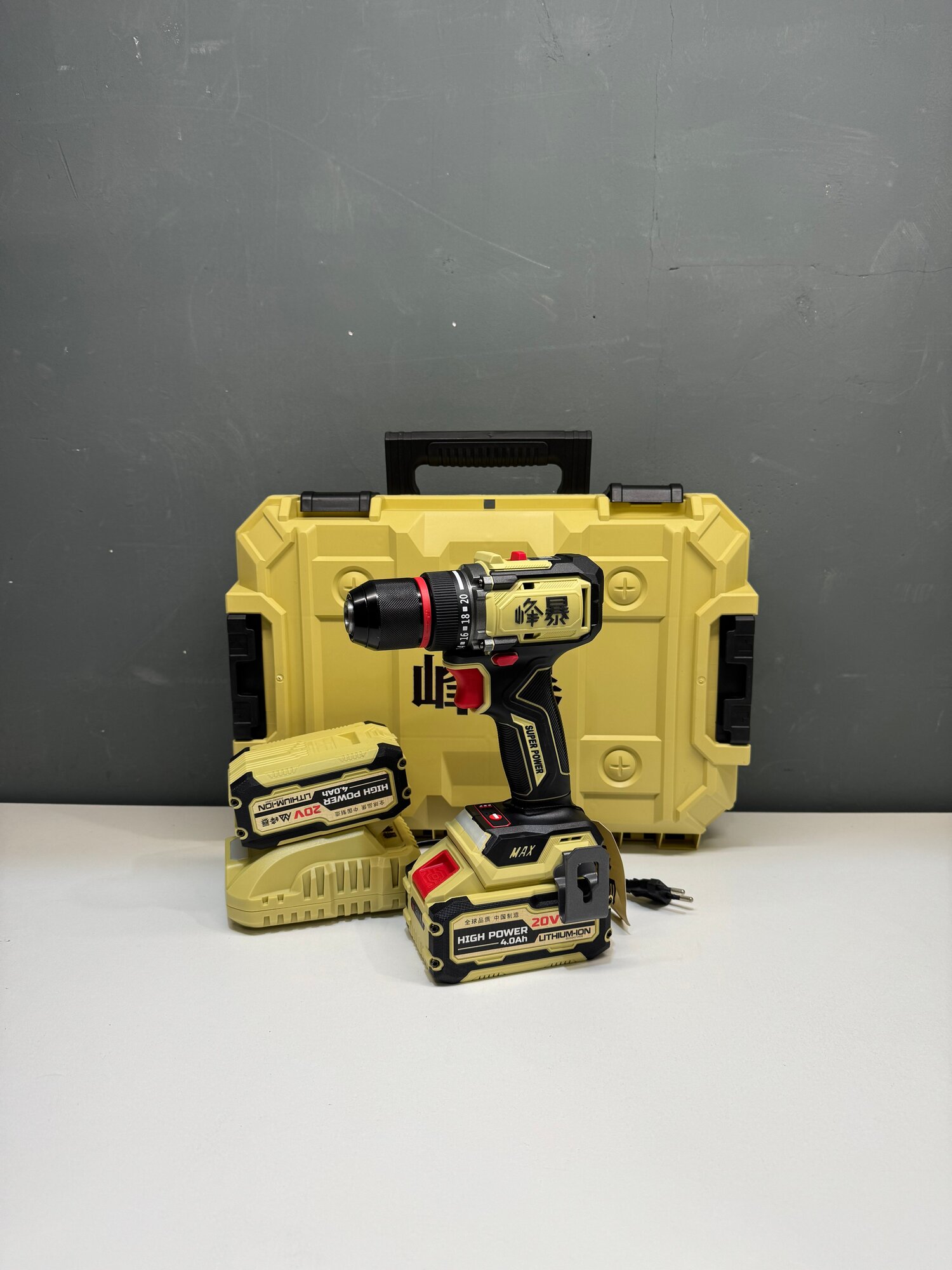 FBH20-13A MAX Дрель-шуруповерт, 90Нм, 2000об/мин, 13мм, 2 АКБ по 4.0Ач, аккумуляторный бесщеточный