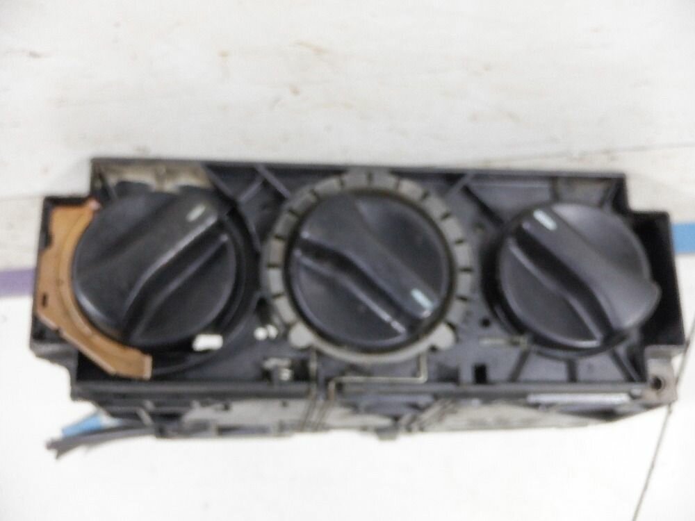 Блок управления отопителем VW Passat B3 357819045