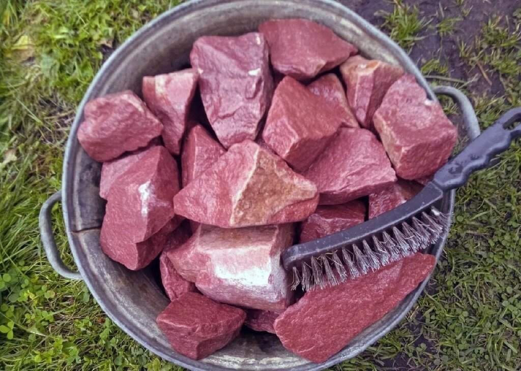 Камни для бани и сауны Малиновый кварцит обвалованный 70-150 мм 20 кг