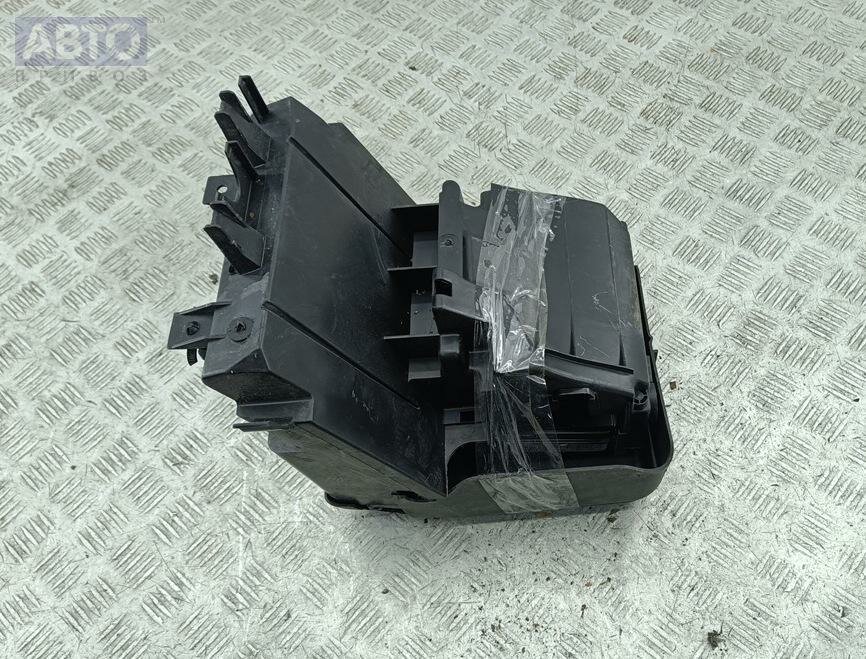 Корпус блока предохранителей Citroen C4 (2004-2010)
