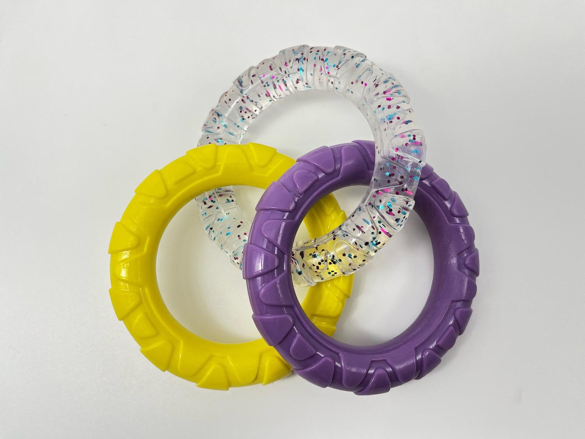 Домашняя собака Игрушка Собачье кольцо легко смыть, укус не плохой, утолщение TPR желтый и сиреневый