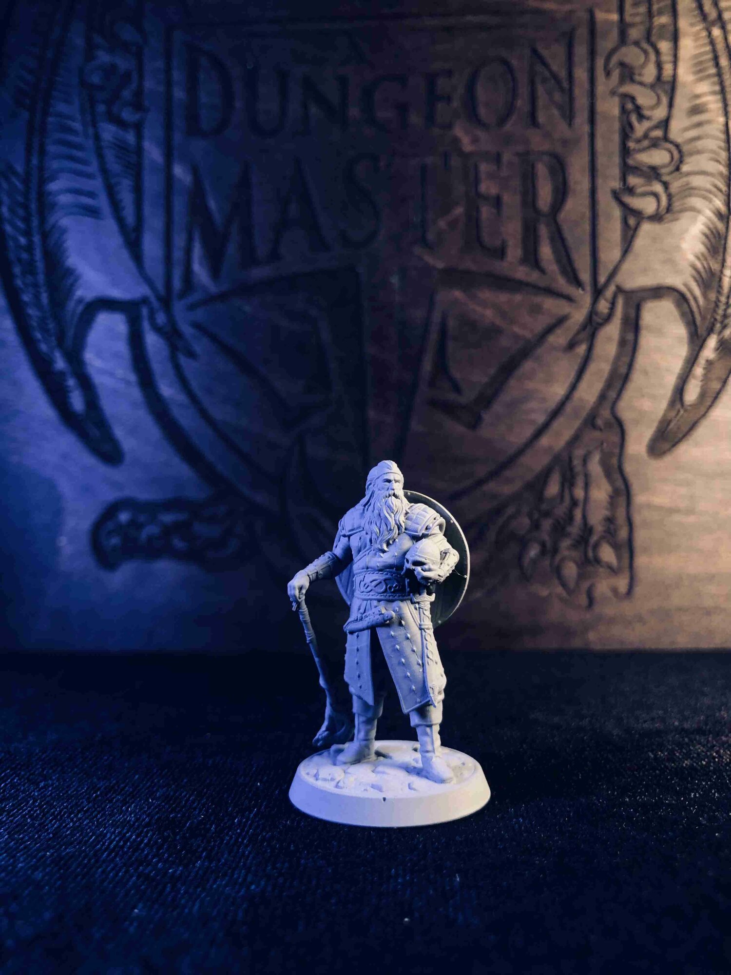 Воин севера, ветеран с топором и щитом, викинги - Миниатюра для настольных игр DnD, ДнД, Dungeons & Dragons, Pathfinder.