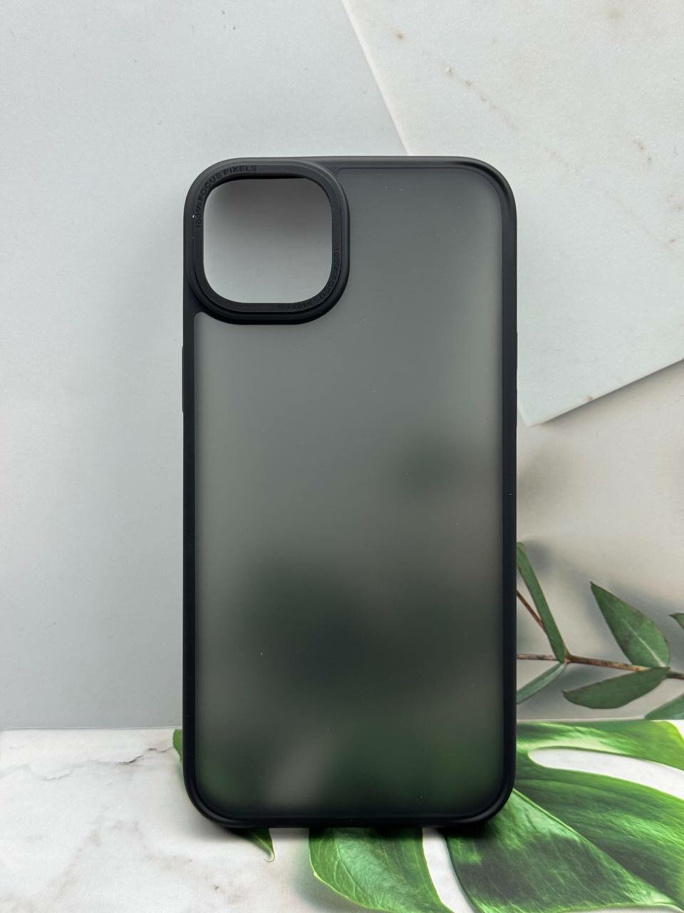 Пластиковый чехол на iPhone 14 Plus защитный