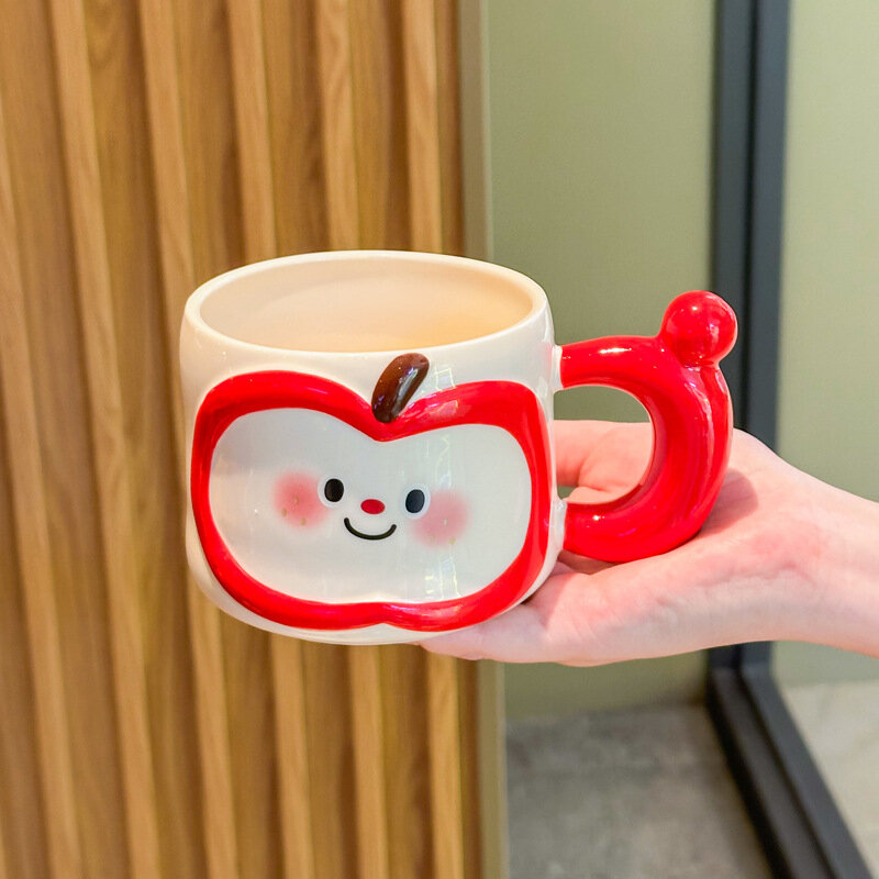 Симпатичная керамическая кружка с ручной росписью в виде яблока, с крышкой и ложкой, подходит для мужчин и женщин, офисная кофейная кружка, подарок на день рождения.