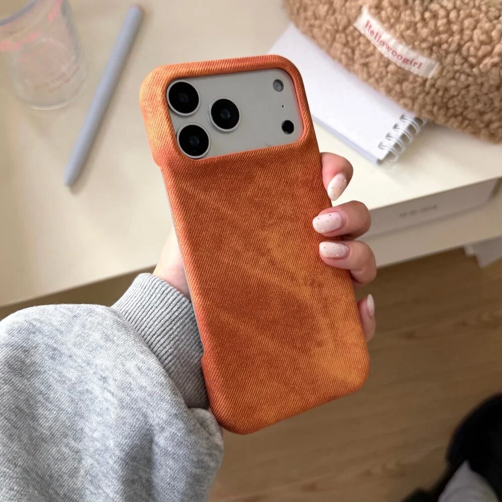 Оранжевый чехол для iPhone 15 Pro Max из ткани