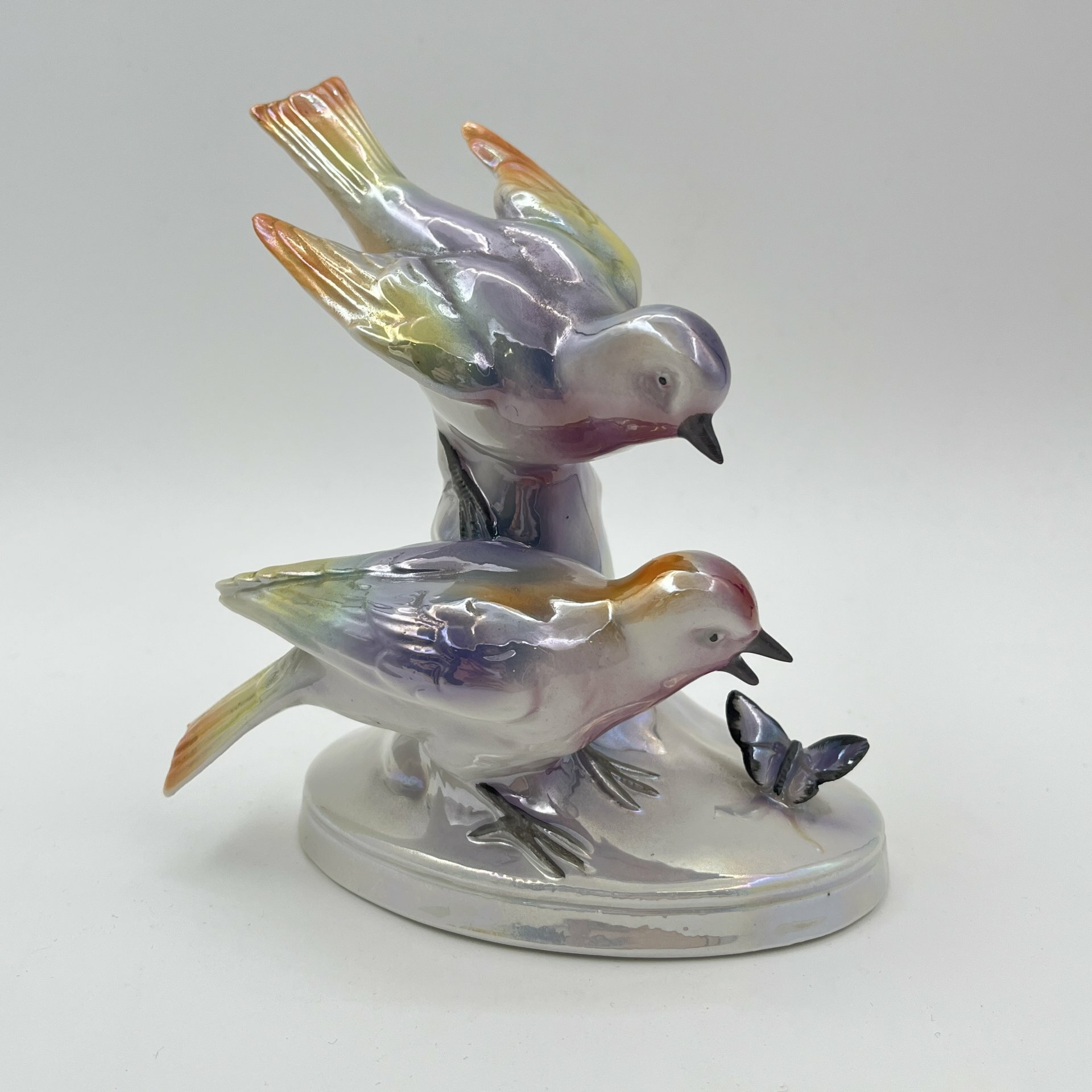 Статуэтка "Птицы и бабочка", фарфор, роспись, люстр, Западная Европа, 1960-1980 гг.