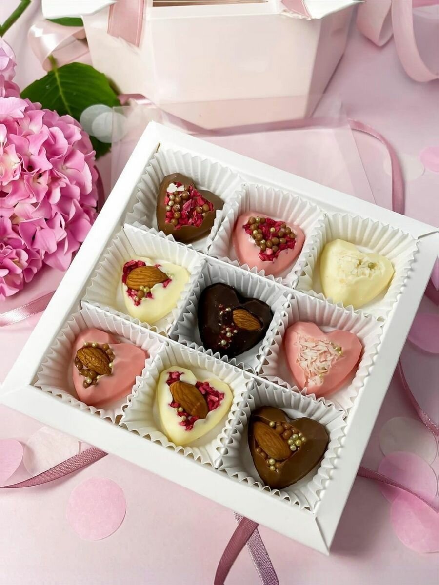 ShokoTrendy Конфеты шоколадные подарочные в коробке сердца 9 шт