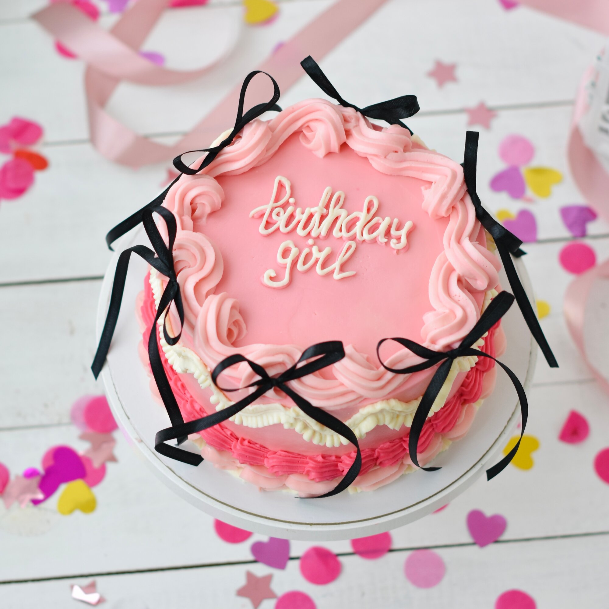 Нежный торт с маскарпоне и клубникой «День рождения», на праздник в стиле Ламбет, 1,6 кг