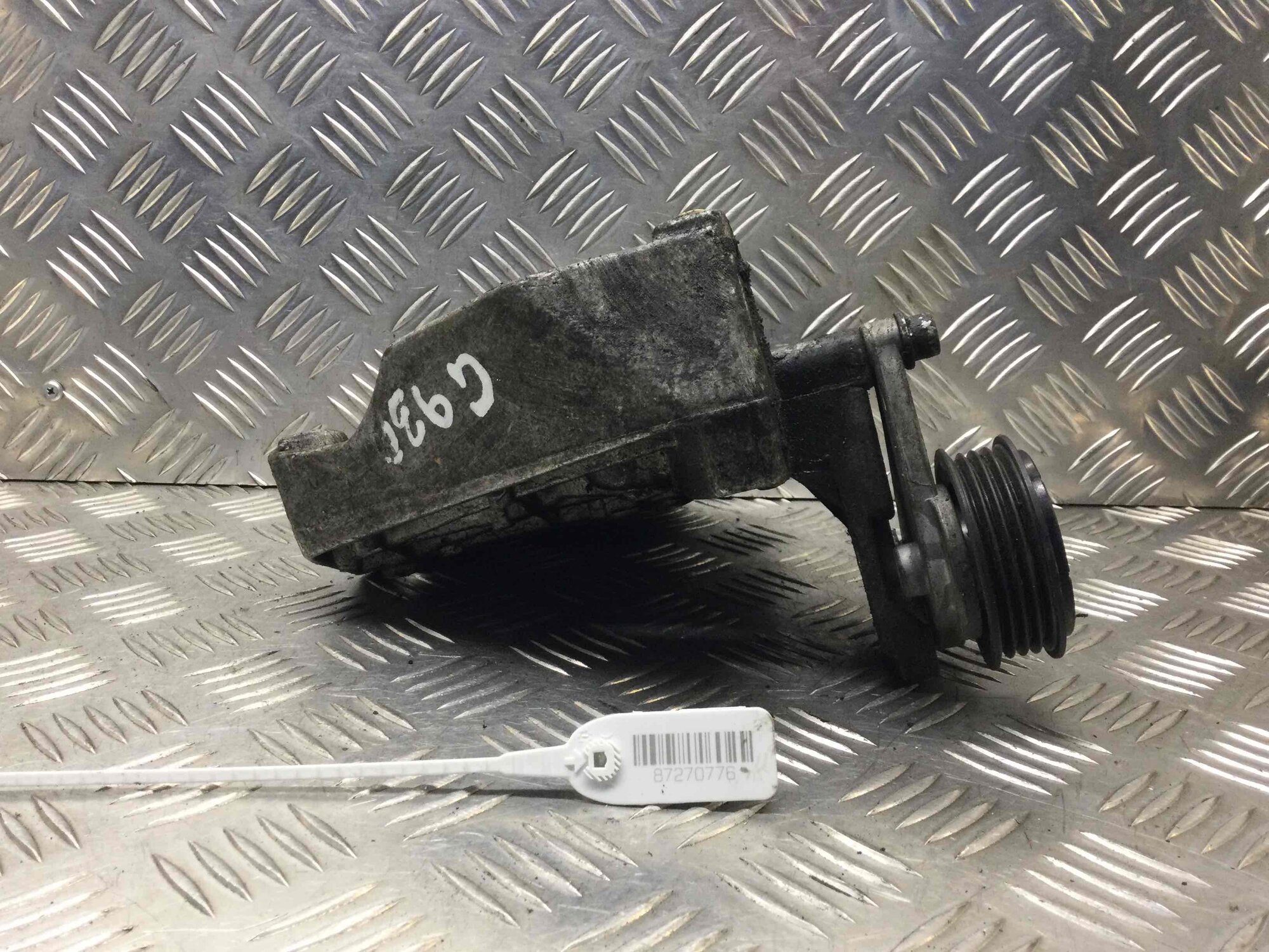 Б/У Кронштейн компрессора кондиционера Volkswagen Passat B5 (1996-2000) 1998 г.